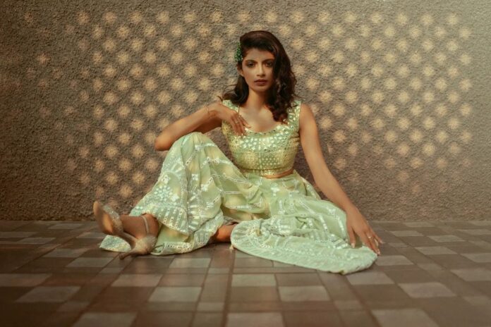 Actress Shruthi Rajanikanth HD Photos and Wallpapers March 2023 - Gethu ...