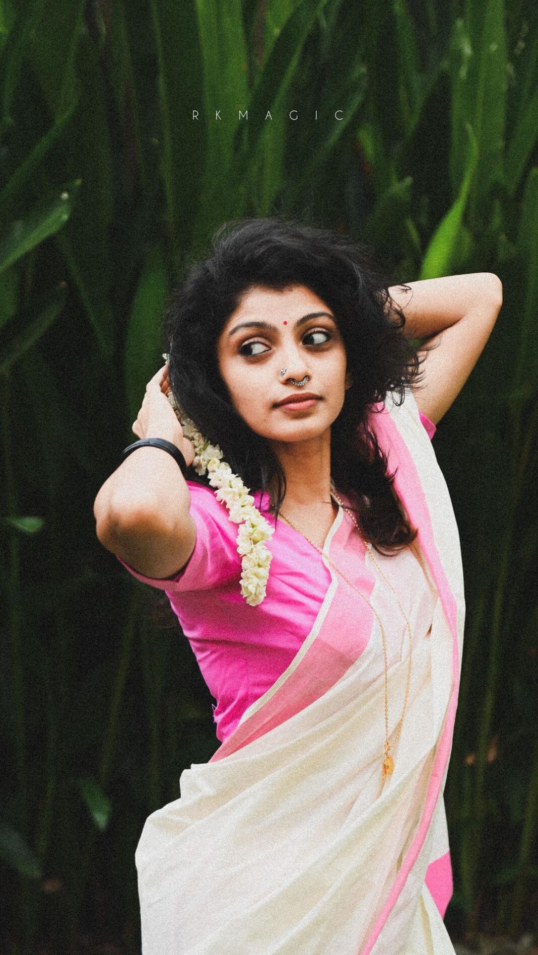 Actress Shruthi Rajanikanth HD Photos and Wallpapers April 2023 - Gethu ...