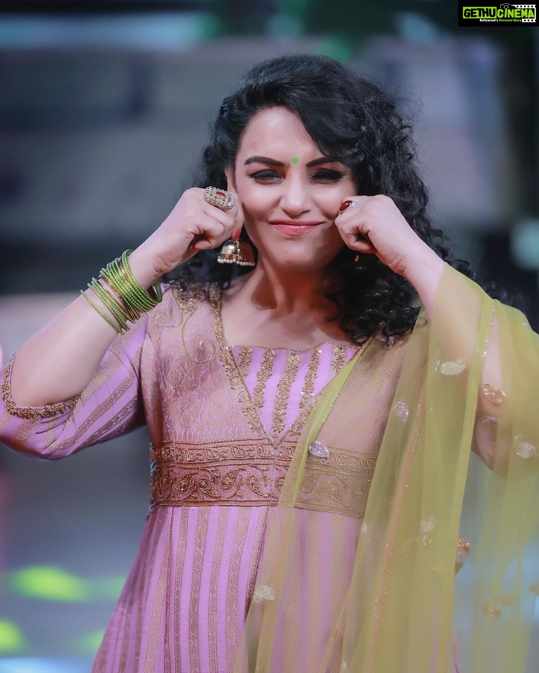 Shweta Menon Instagram – #shwethamenon Stylist : @tharunya_vk Wardrobe ...