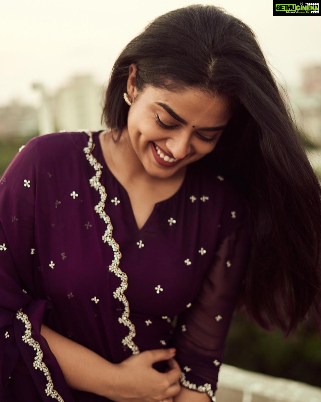 Actress Siddhi Idnani HD Instagram Photos and Wallpapers June 2023 ...