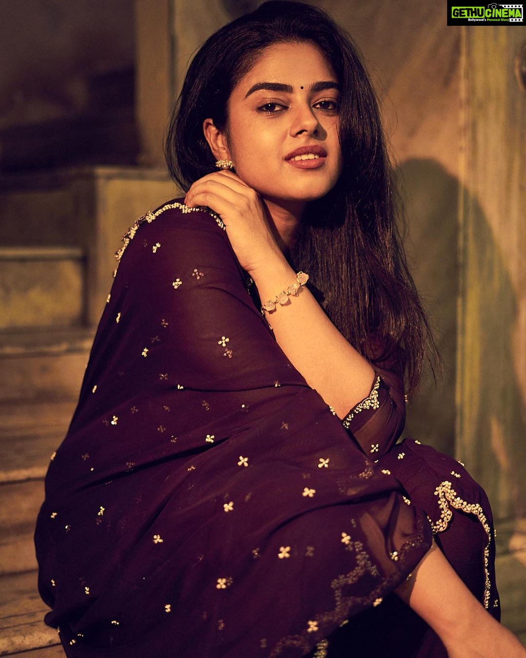 Actress Siddhi Idnani HD Instagram Photos and Wallpapers June 2023 ...