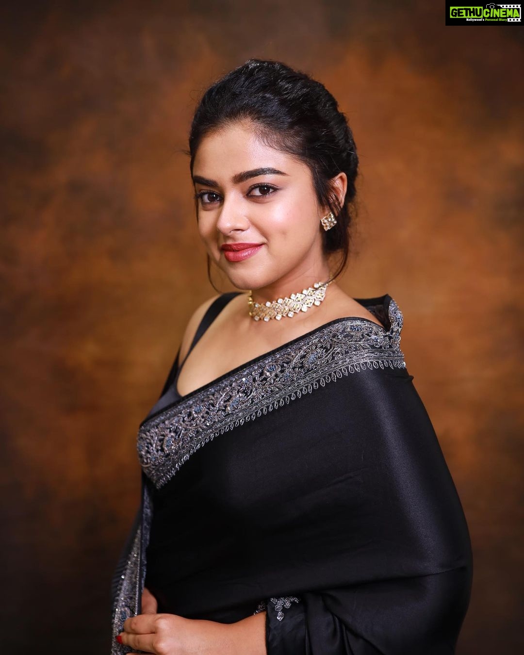 Siddhi Idnani Instagram – she’s clarity & confusion never enough ...