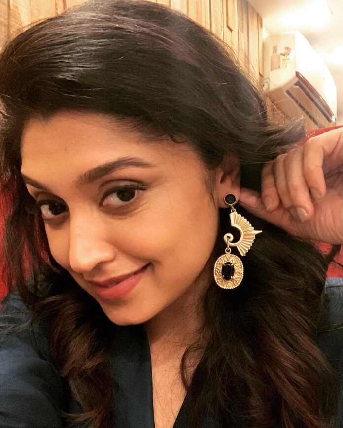 Actress Sija Rose HD Photos and Wallpapers June 2023 - Gethu Cinema