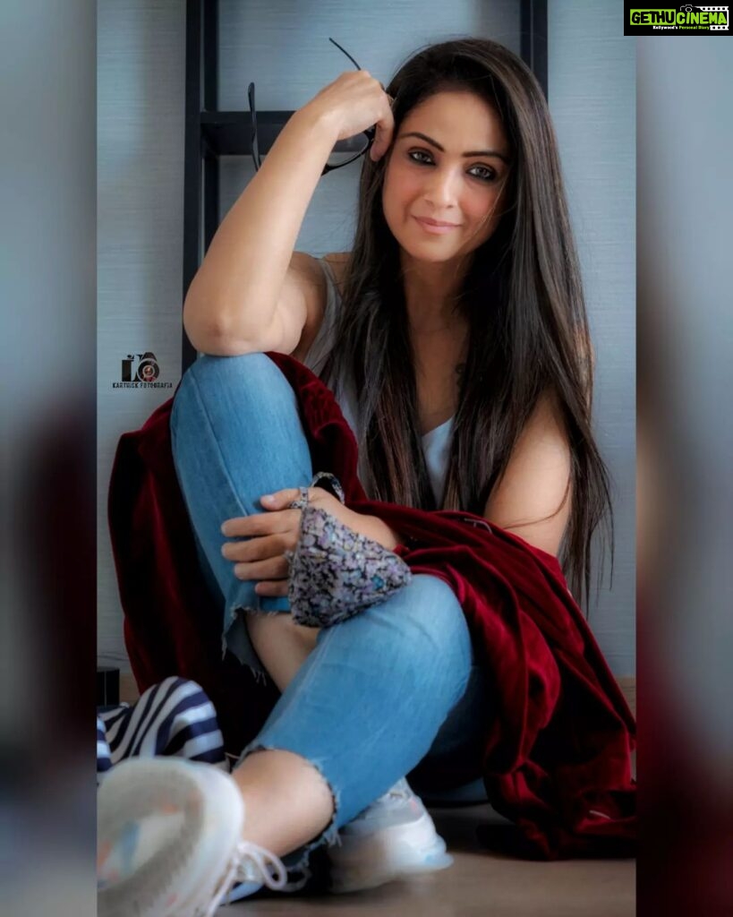 Actress Simran HD Instagram Photos and Wallpapers April 2023 | Gethu Cinema