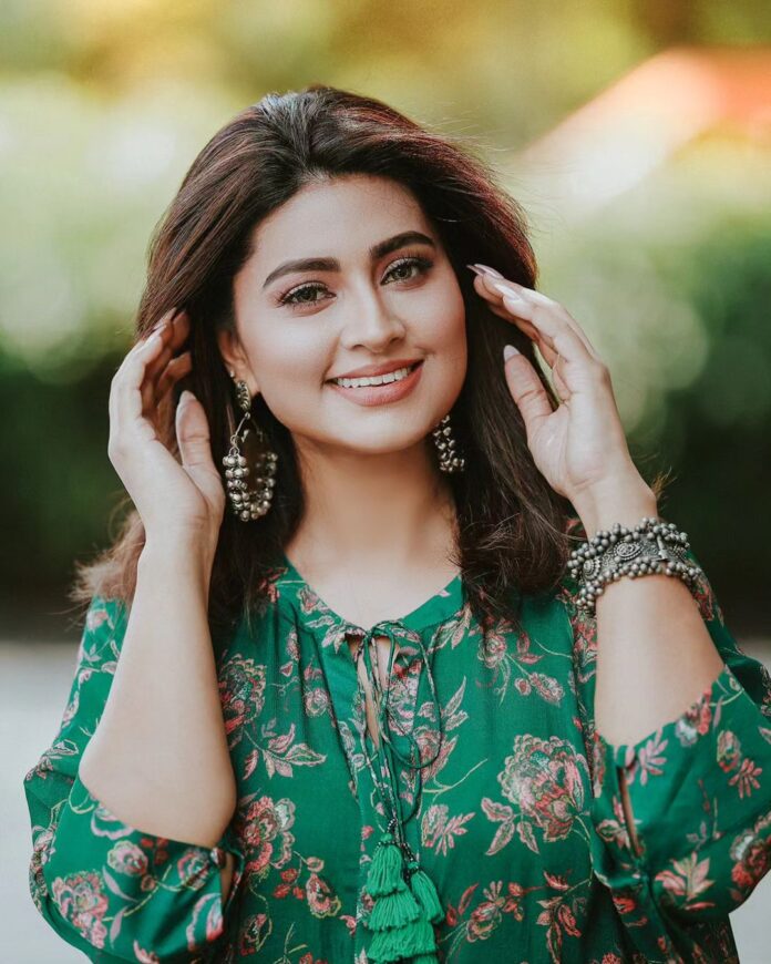 Actress Sneha HD Photos and Wallpapers May 2023 | Gethu Cinema