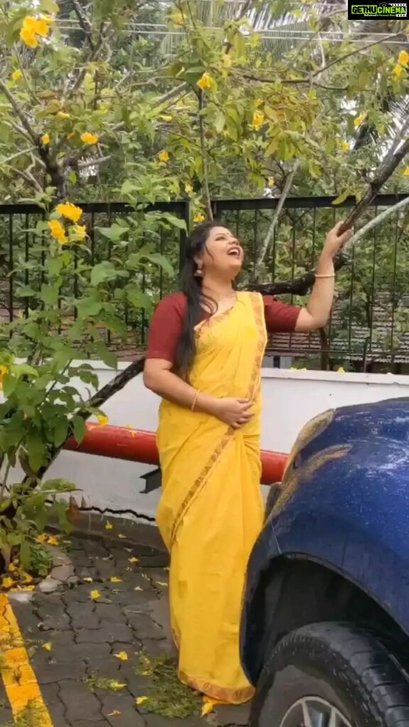 Actress Sneha Sreekumar HD Instagram Photos and Wallpapers June 2022 | Gethu Cinema