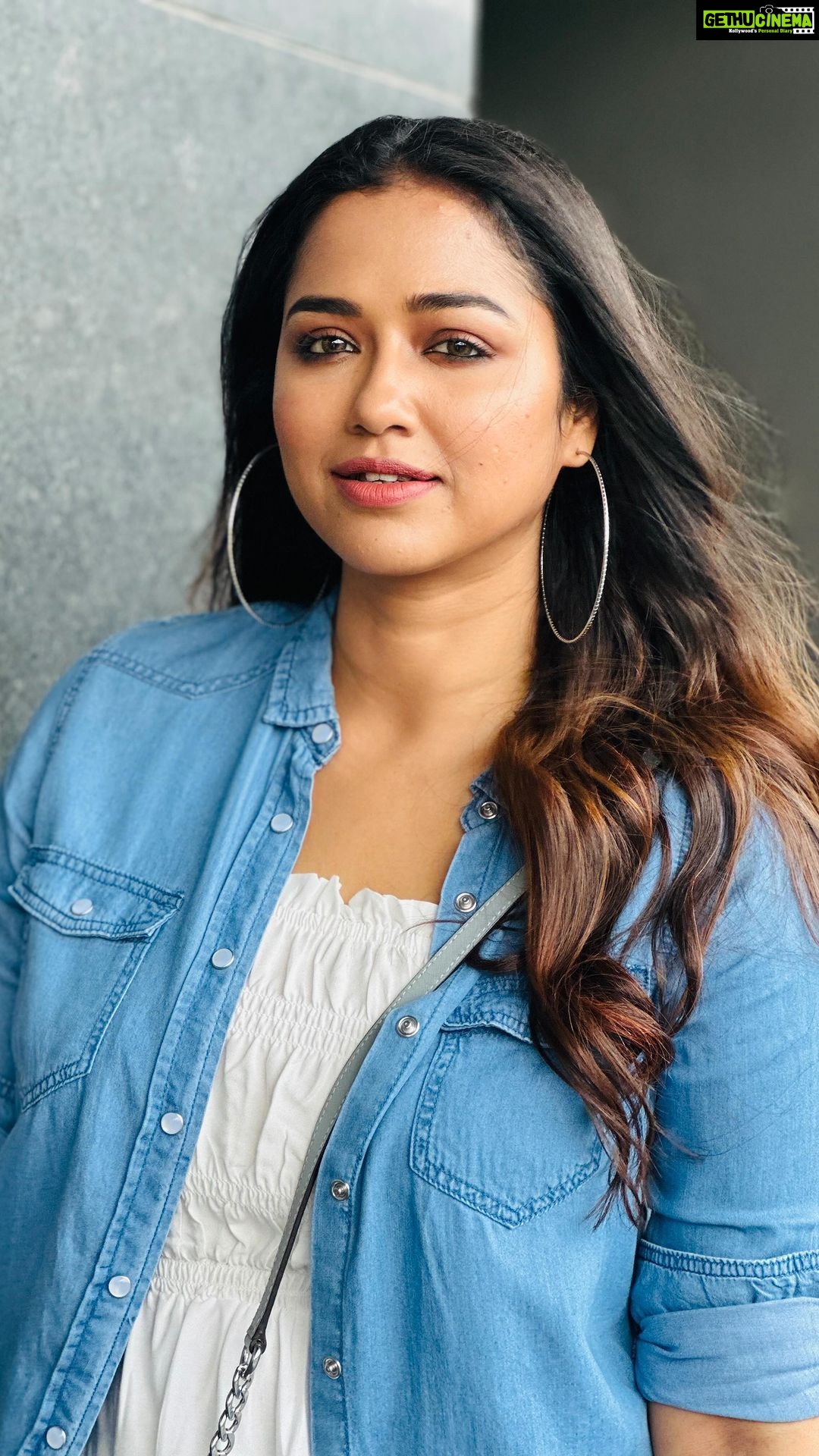 Actress Sohini Sarkar HD Instagram Photos and Wallpapers May 2023 ...