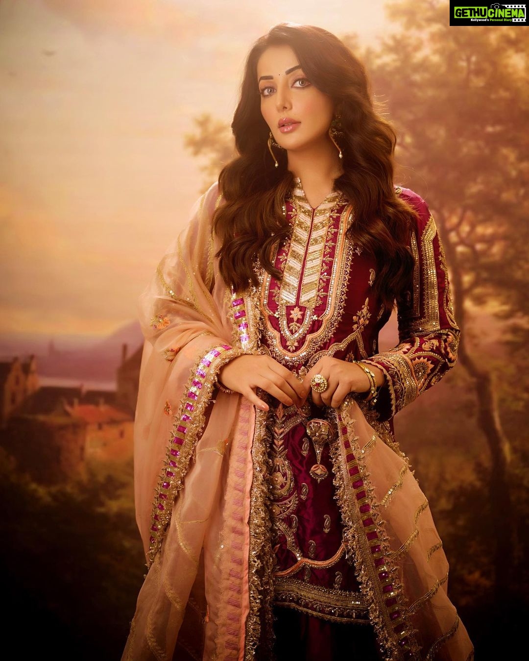 Sonia Mann Instagram – @panjaabstore @nk_studios_official @simran_k_15 ...