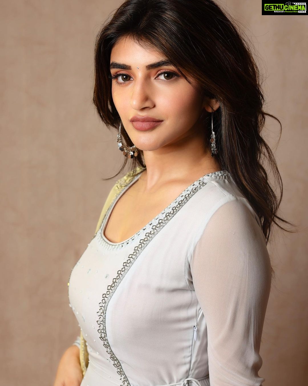 Actress Sreeleela HD Instagram Photos and Wallpapers January 2023 ...