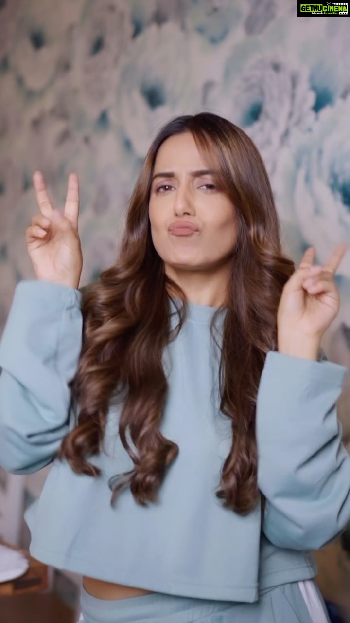 Actress Srishty Rode HD Instagram Photos and Wallpapers June 2023 ...