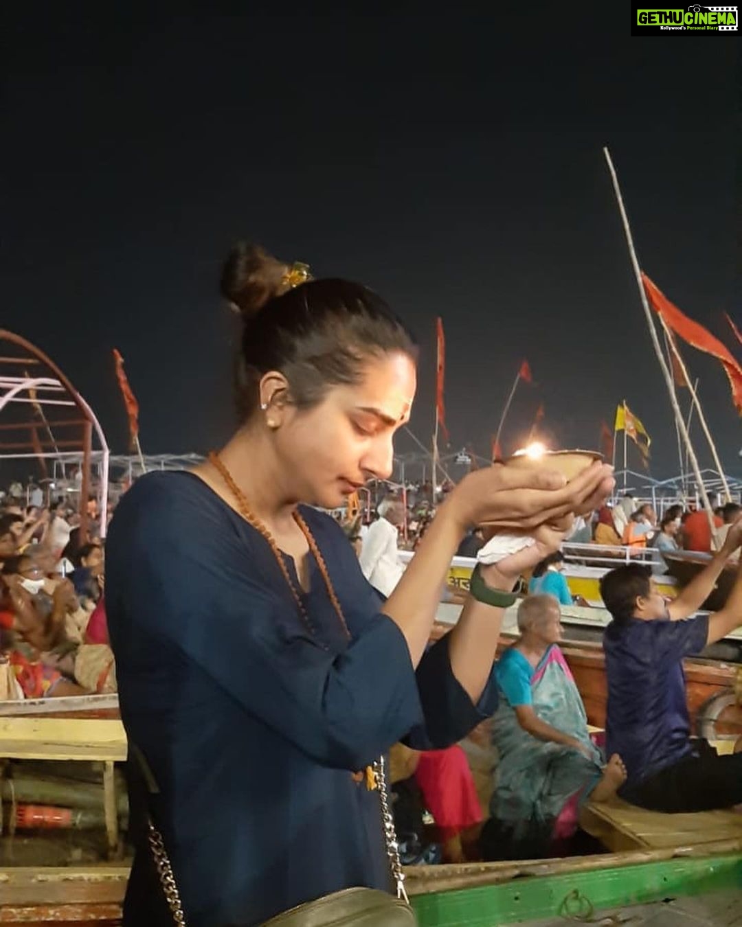 Sureka Instagram – Hara hara Mahavev #varanasi #gangapushkaram | Gethu ...