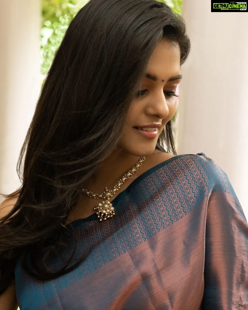 Actress Swathishta Krishnan HD Instagram Photos and Wallpapers February ...