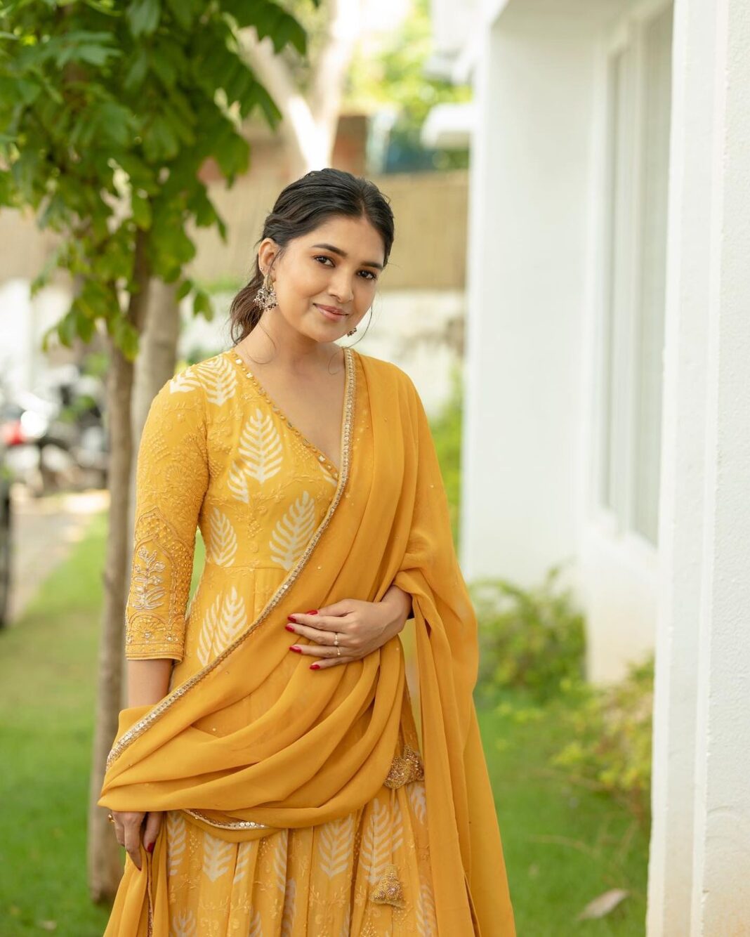 Actress Vani Bhojan HD Photos and Wallpapers September 2022 - Gethu Cinema