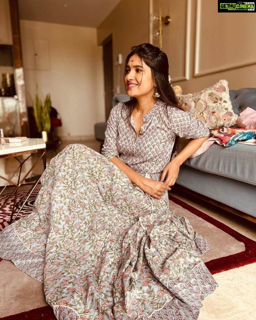 Actress Vani Bhojan HD Instagram Photos and Wallpapers September 2022 ...