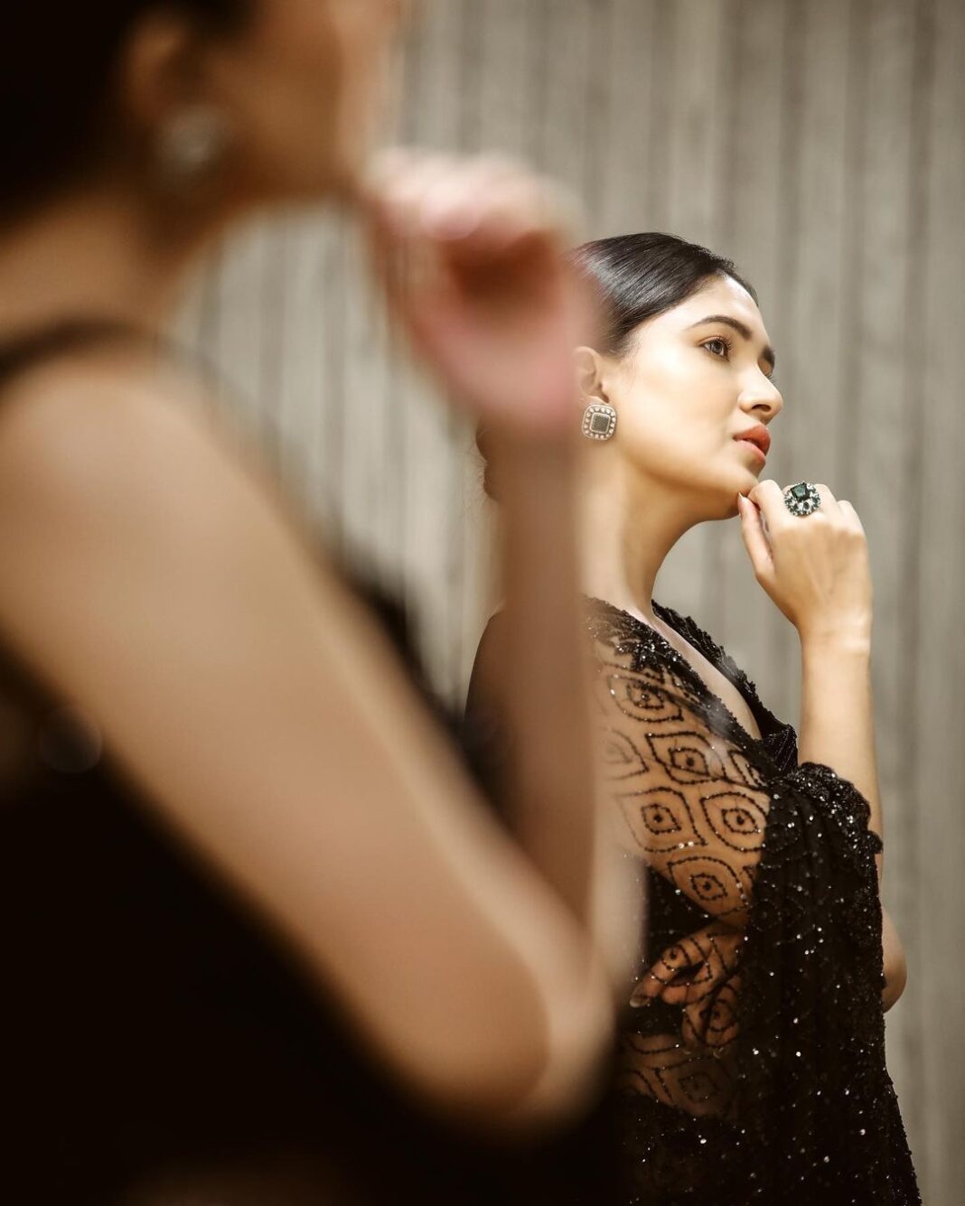 Actress Vani Bhojan HD Photos and Wallpapers September 2022 - Gethu Cinema