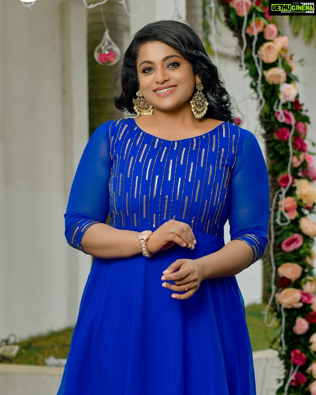 Veena Nair Instagram - Happy is a direction,not a place PC @dulkifil ...