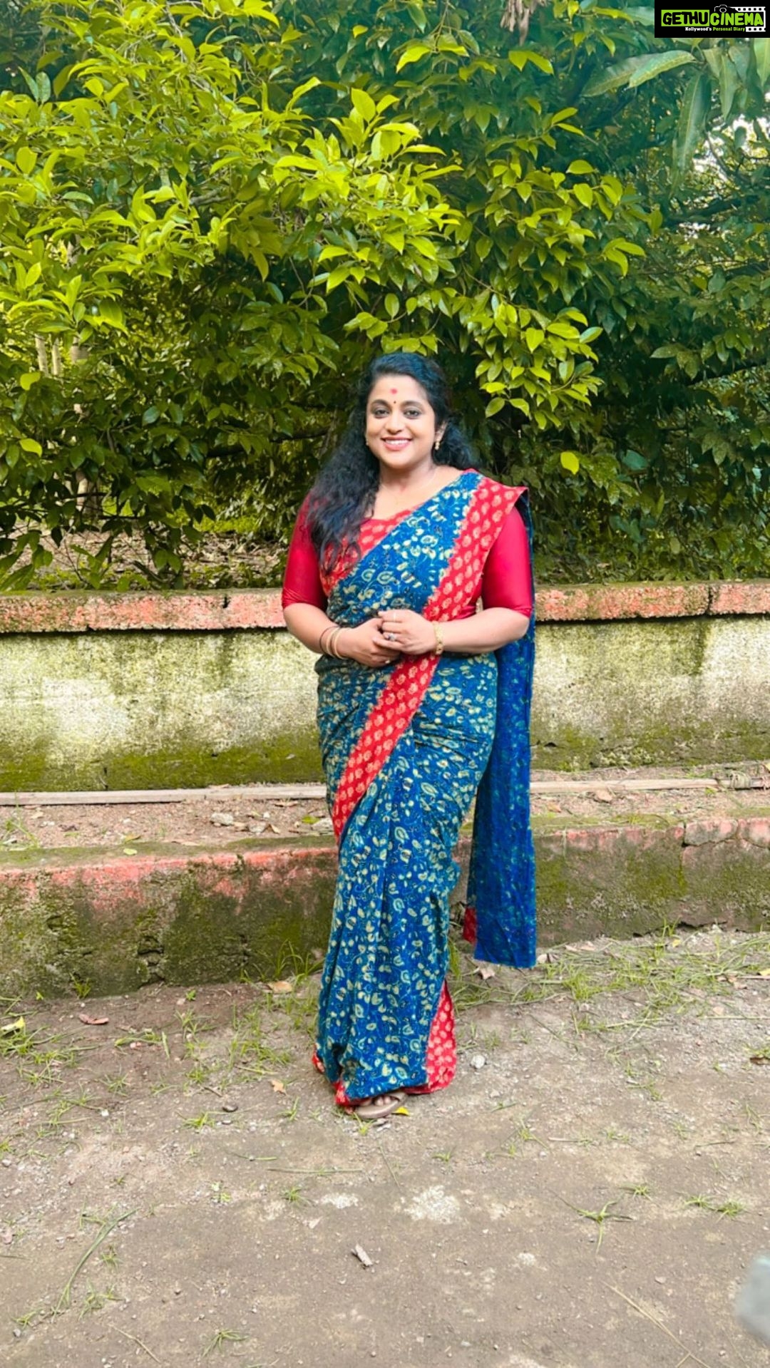 Veena Nair Instagram – Live 🥰love ️ laugh🤣 ️ U make me smile ️ 📸 @fotographer_sobz | Gethu Cinema