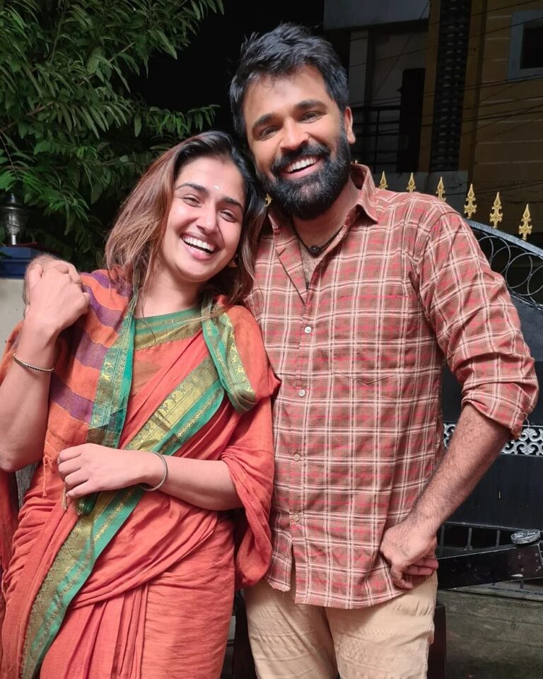 Actress Vidhya Mohan HD Photos and Wallpapers December 2022 - Gethu Cinema