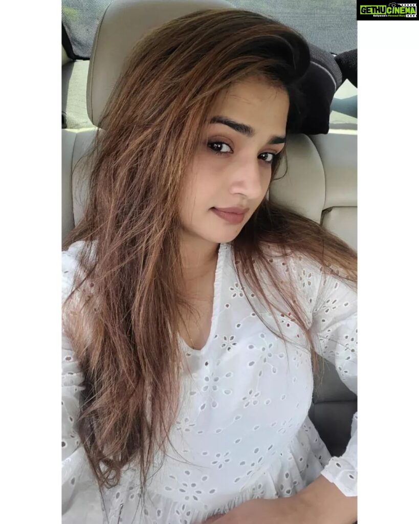 Actress Vidhya Mohan HD Instagram Photos and Wallpapers August 2022 ...
