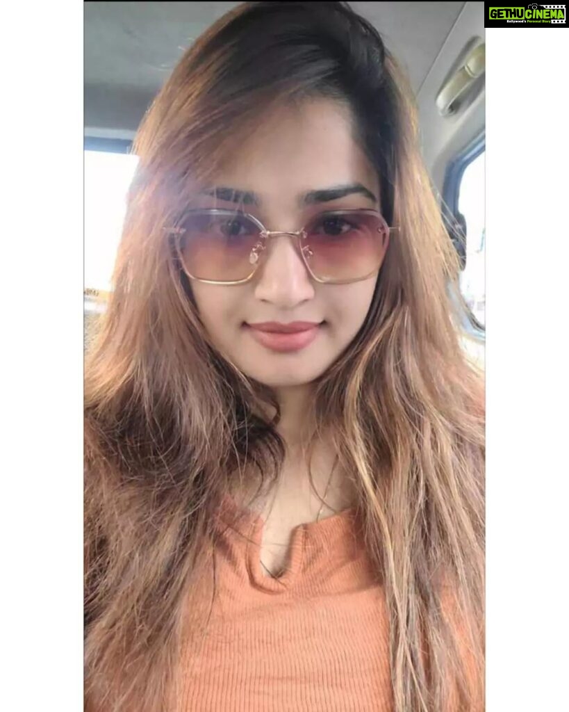 Actress Vidhya Mohan HD Instagram Photos and Wallpapers June 2023 ...