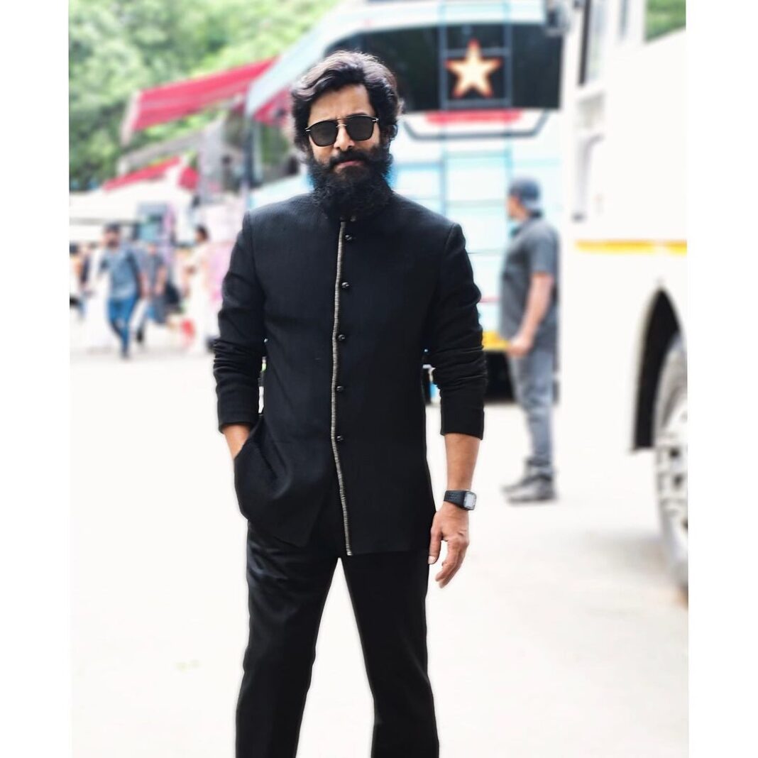 Actor Vikram HD Photos and Wallpapers November 2022 - Gethu Cinema