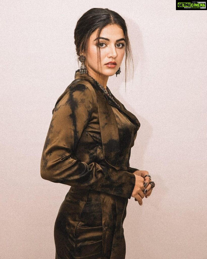 Actress Wamiqa Gabbi HD Instagram Photos and Wallpapers March 2023 ...