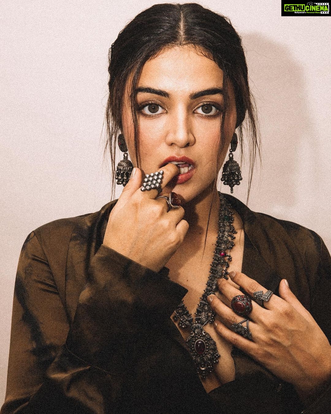 Wamiqa Gabbi Instagram – “एक पीढ़ी का पाखंड अगली पीढ़ी की परंपरा बन ...