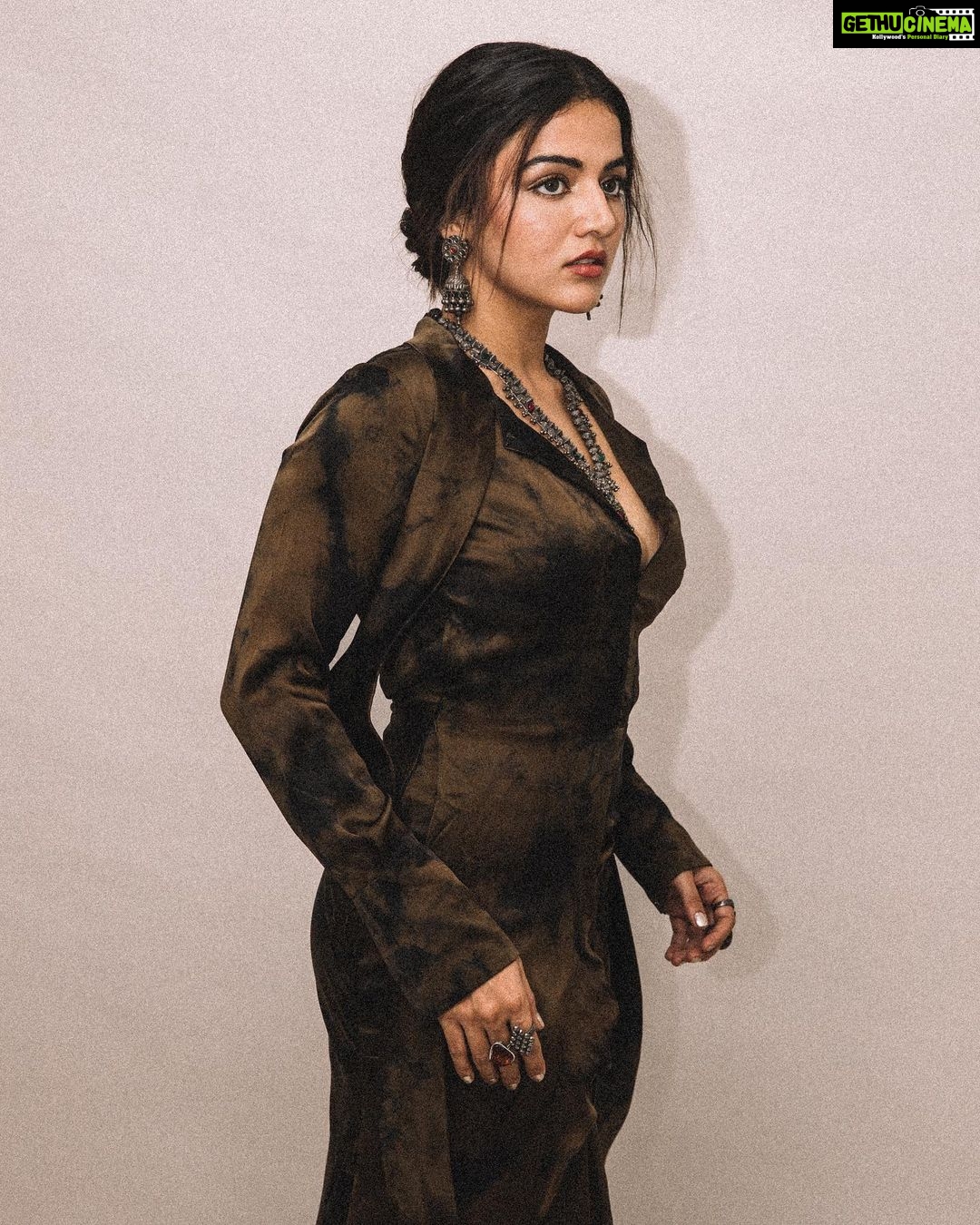 Actress Wamiqa Gabbi HD Instagram Photos and Wallpapers March 2023 ...