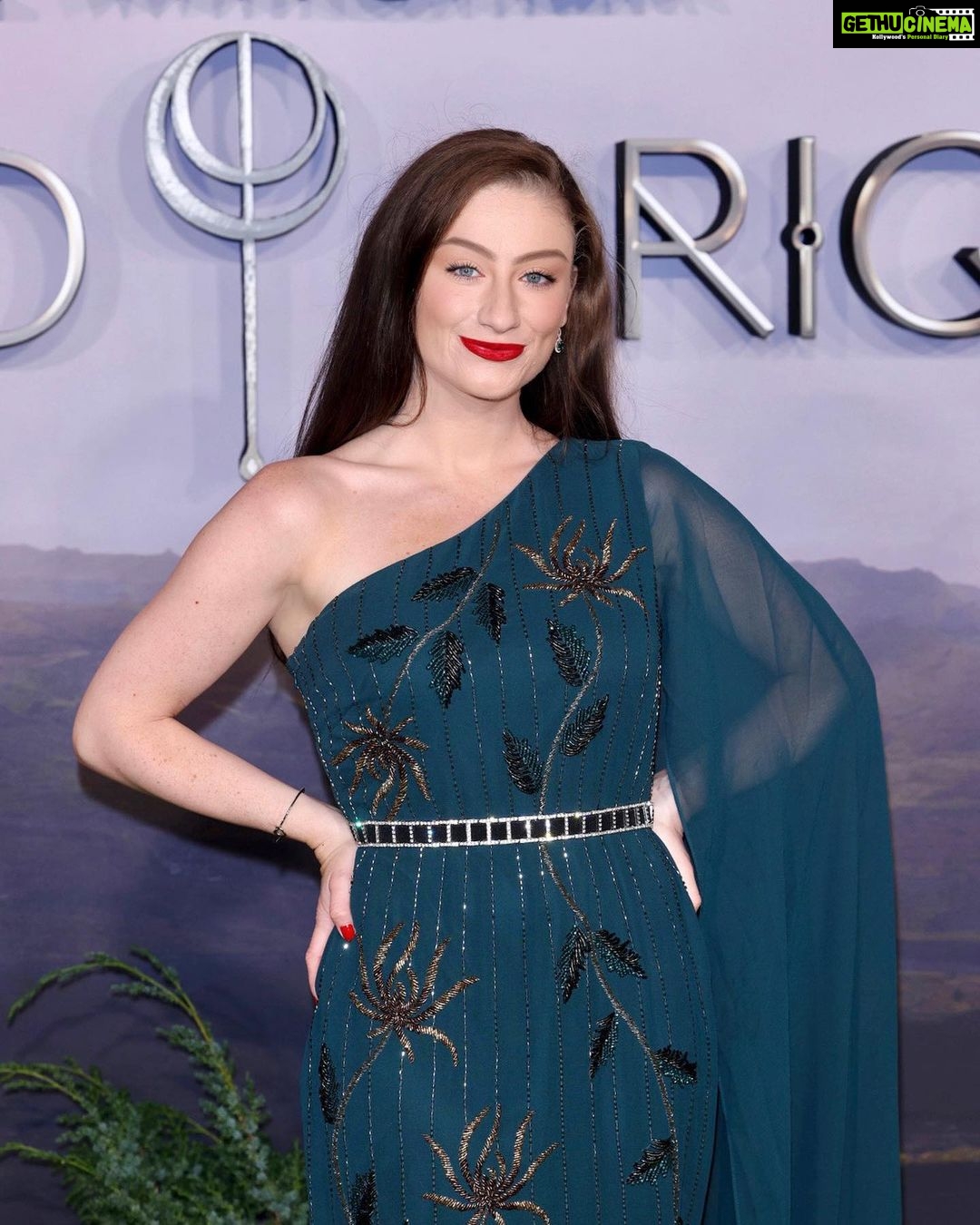 Actress Amber Doig Thorne HD Instagram Photos and Wallpapers January ...