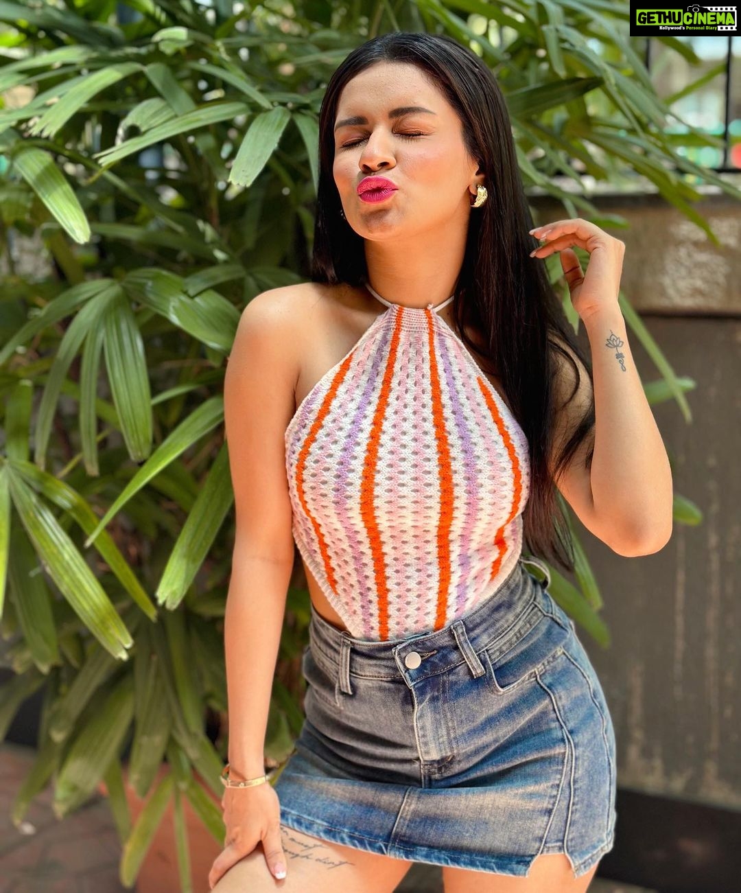 Avneet Kaur Instagram – Aapki Tiku bohot khush hai 🙈🥰 Thank you for everything! MUA ...