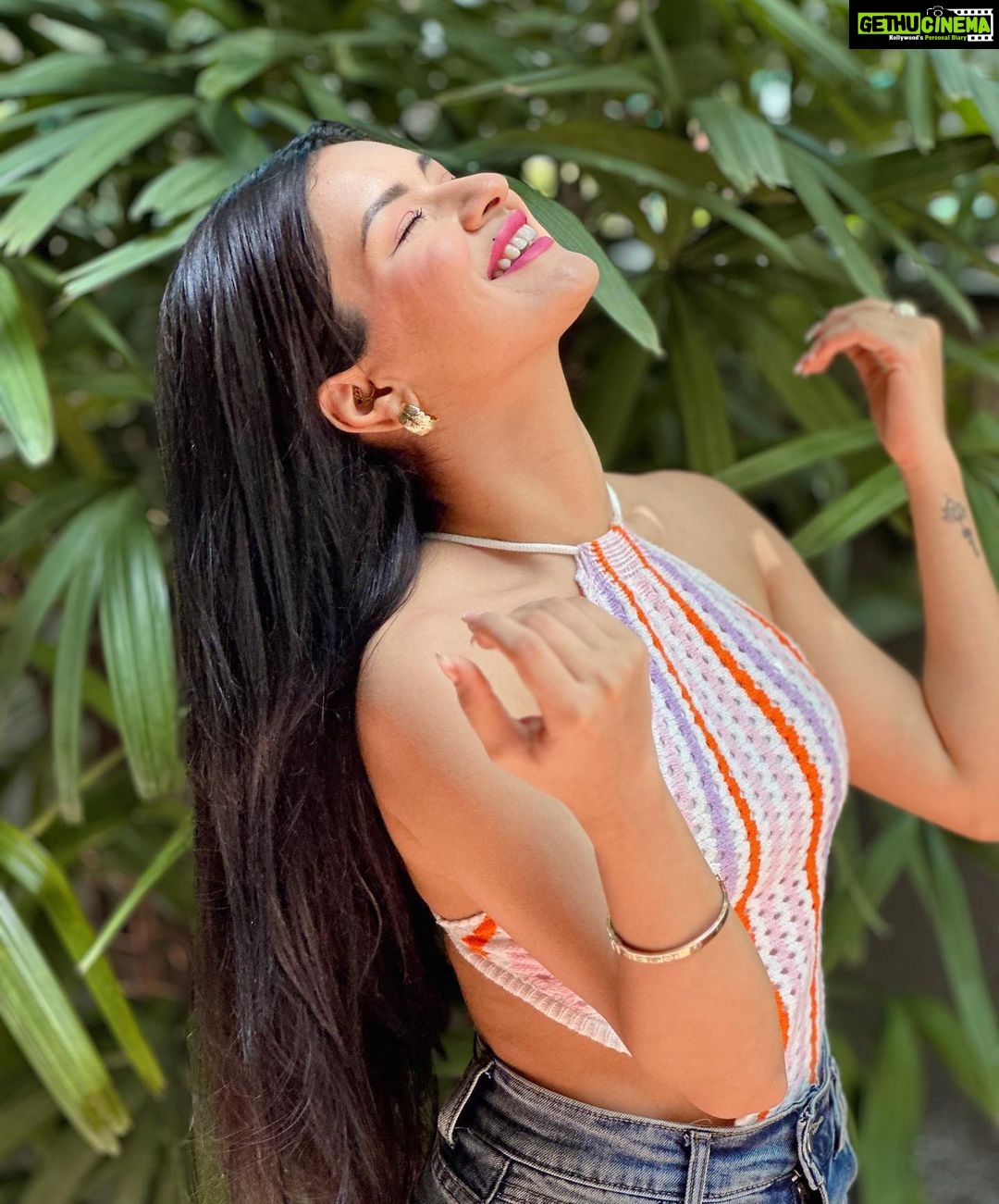 Avneet Kaur Instagram – Aapki Tiku bohot khush hai 🙈🥰 Thank you for everything! MUA ...