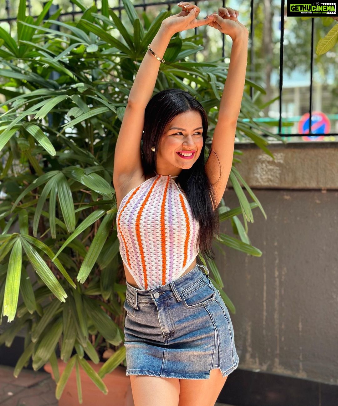 Actress Avneet Kaur HD Instagram Photos and Wallpapers June 2023 | Gethu Cinema