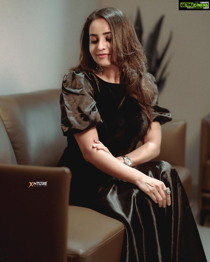 Actress Bhama HD Instagram Photos and Wallpapers July 2023 | Gethu Cinema