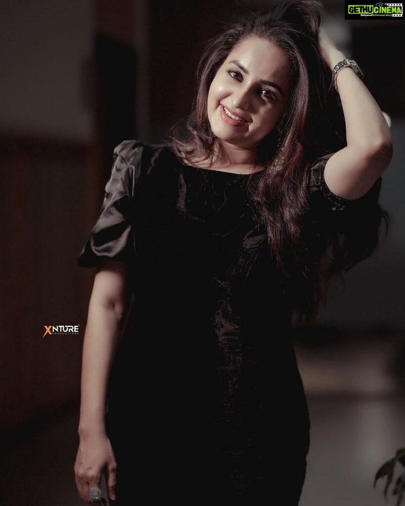 Actress Bhama HD Instagram Photos and Wallpapers July 2023 | Gethu Cinema