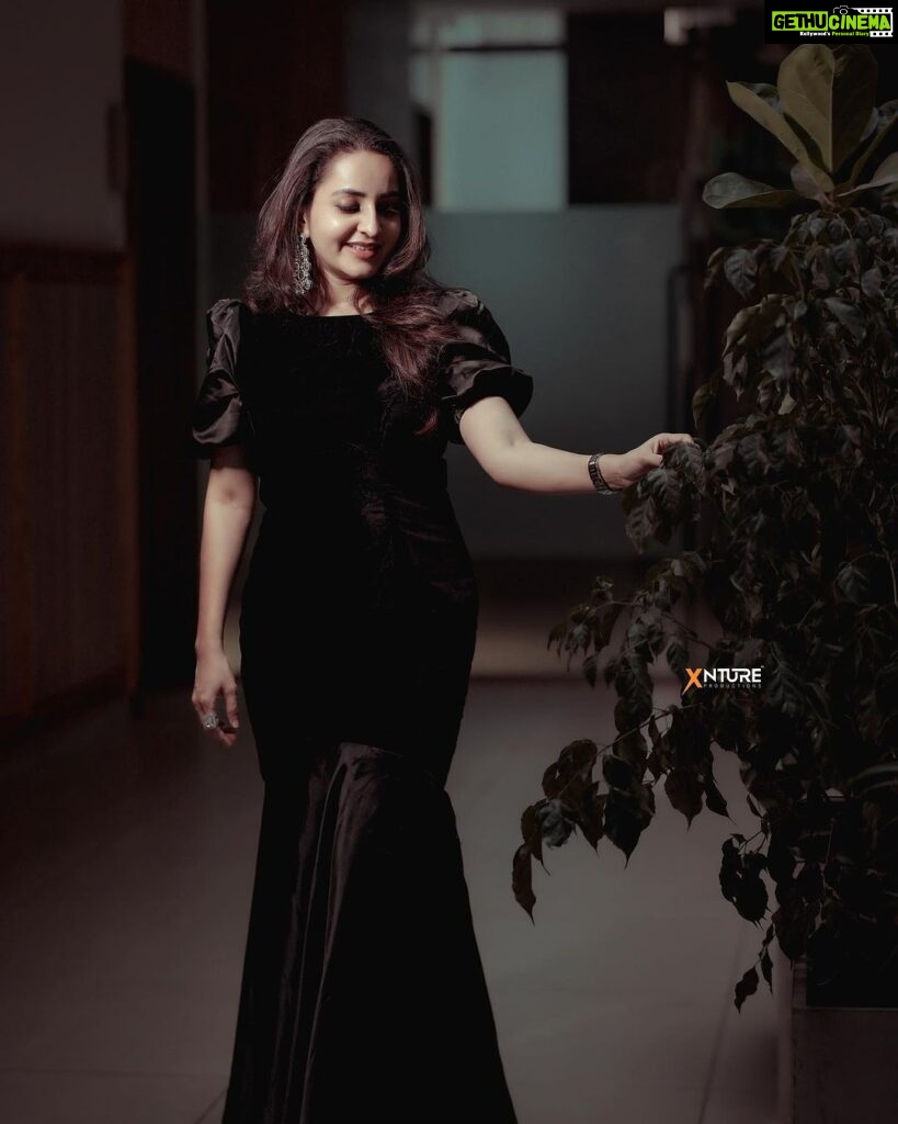 Actress Bhama HD Instagram Photos and Wallpapers July 2023 | Gethu Cinema