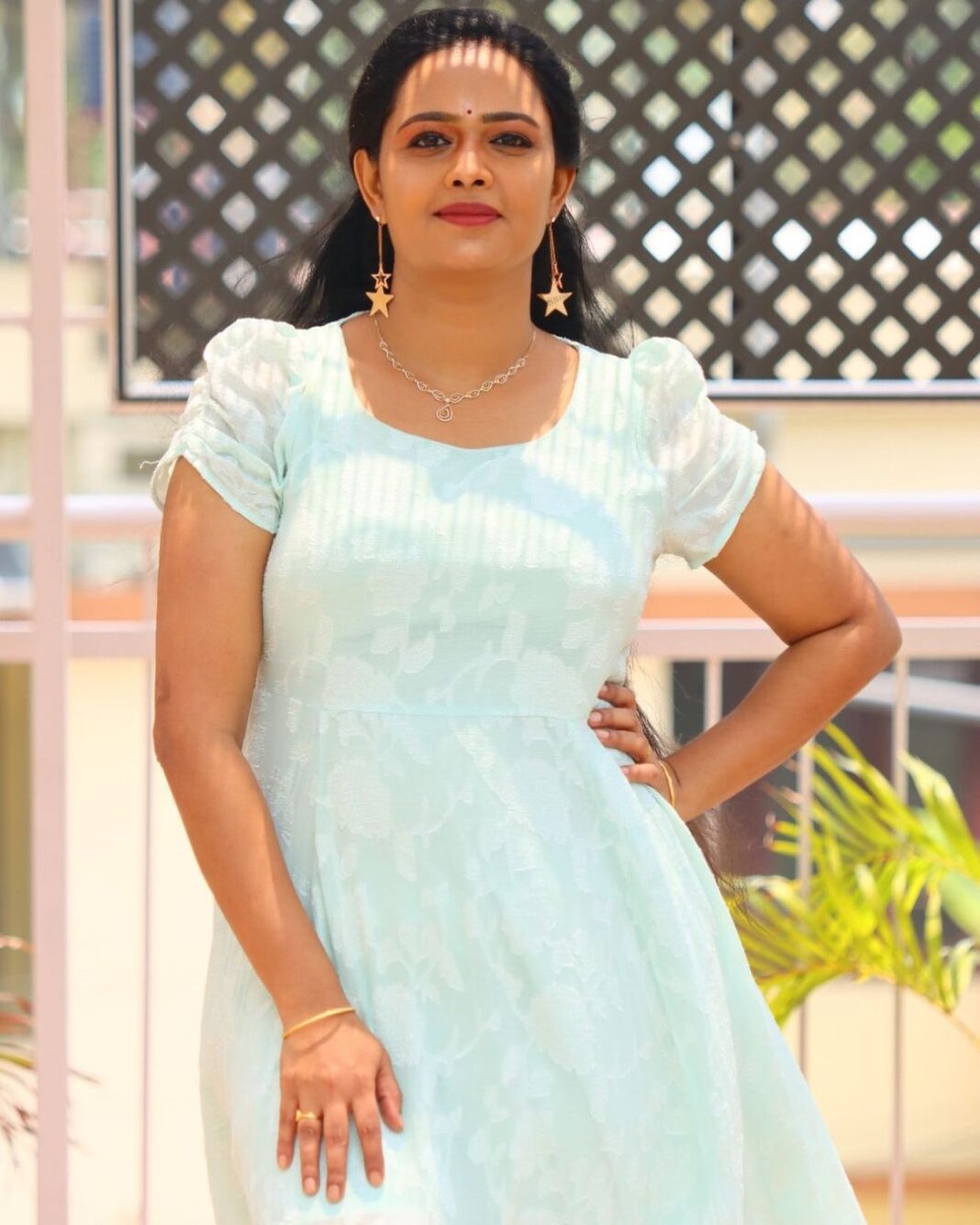 Actress Divya Padmini HD Photos and Wallpapers May 2023 | Gethu Cinema