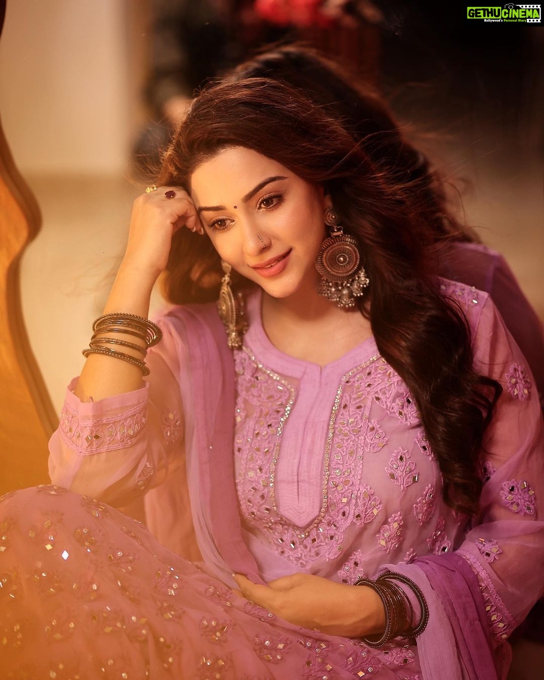 Eshanya Maheshwari Instagram – uske chehre pe mohabbat ki chamak aaj ...