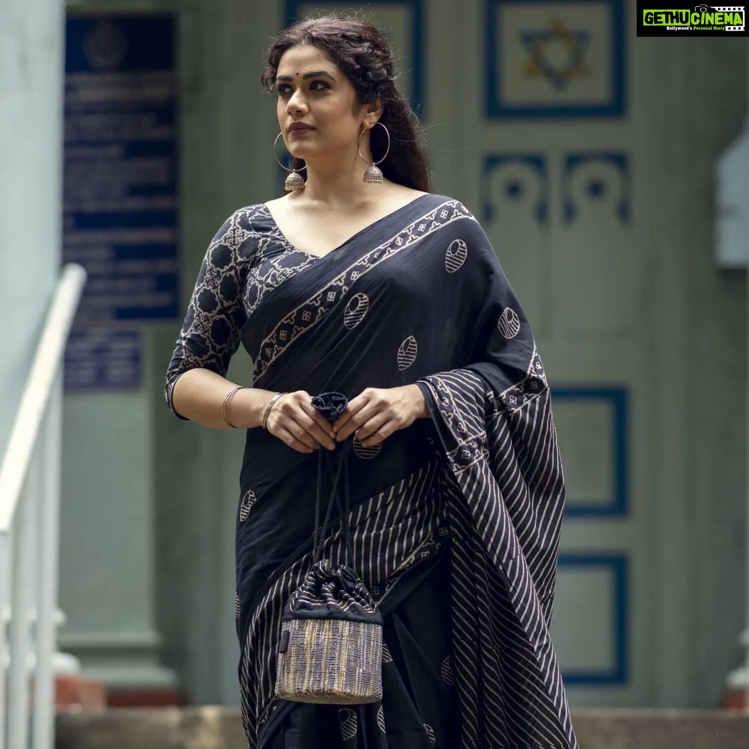 Girija Oak Instagram – Girija Oak Godbole x reCharkha Introducing ...