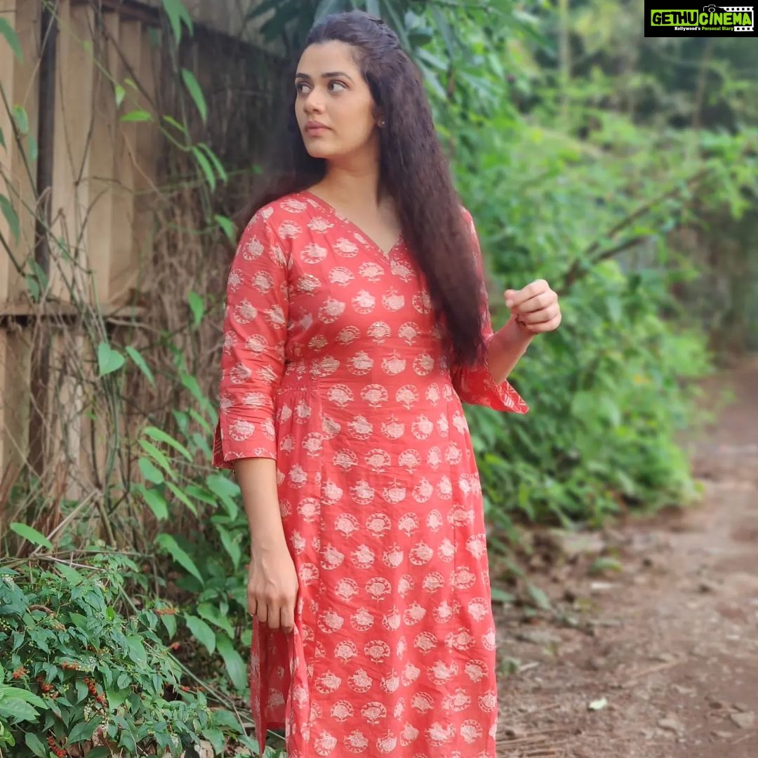 Girija Oak Instagram Have You Watched The New Episode Of 9to5 Season 2 Watch Na It Is On