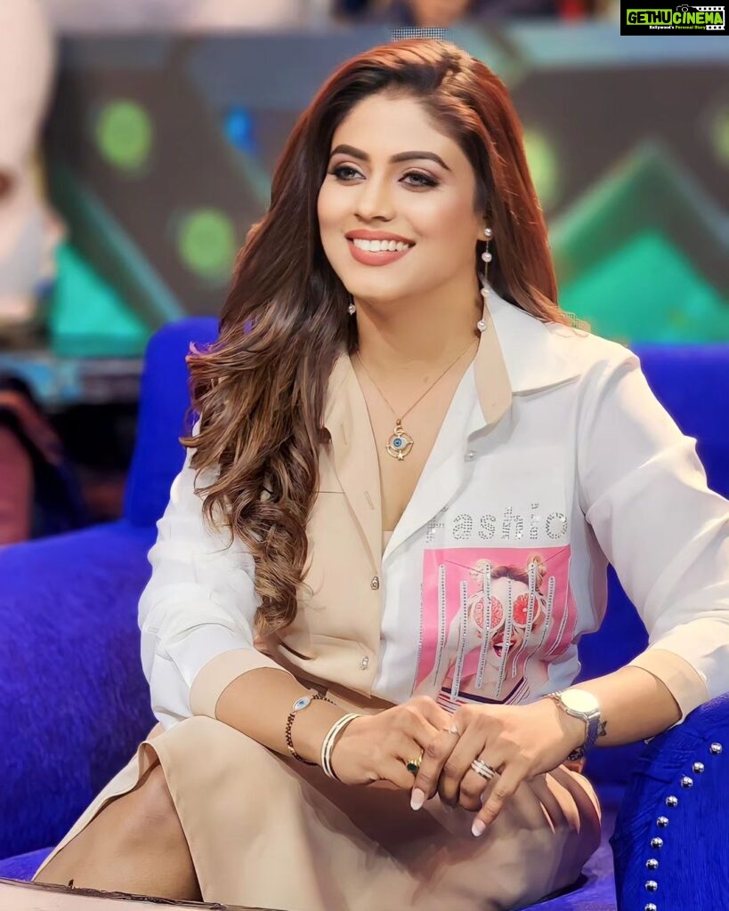 Actress Iniya HD Instagram Photos and Wallpapers June 2023 | Gethu Cinema