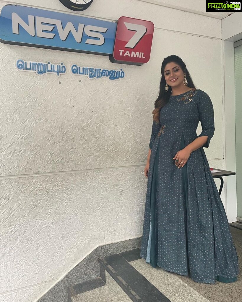 Actress Iniya HD Instagram Photos and Wallpapers September 2022 | Gethu ...