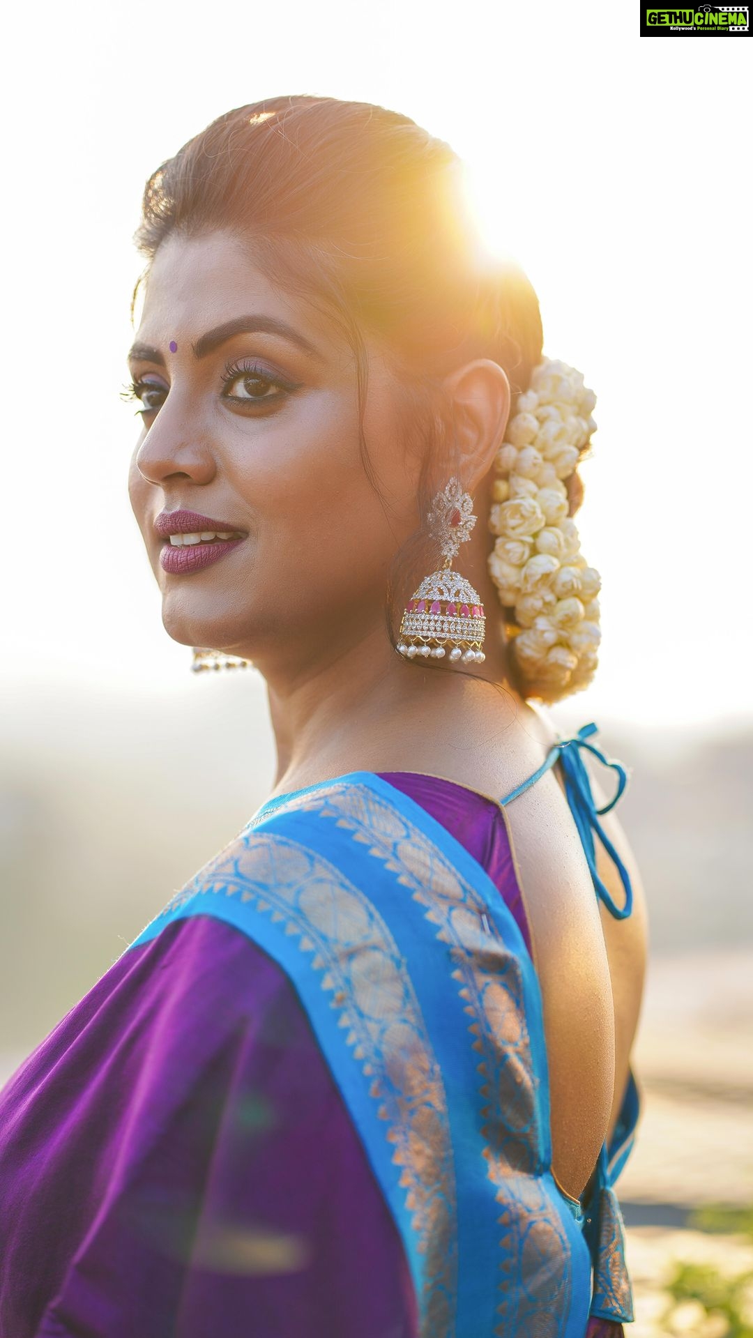 Actress Iniya HD Instagram Photos and Wallpapers April 2023 | Gethu Cinema