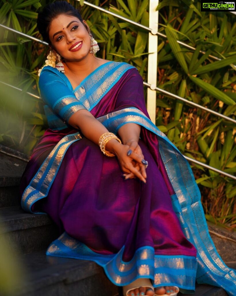 Actress Iniya HD Instagram Photos and Wallpapers April 2023 | Gethu Cinema