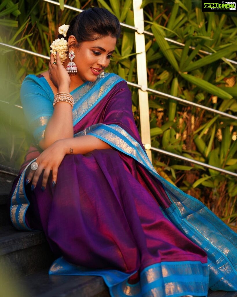 Actress Iniya HD Instagram Photos and Wallpapers April 2023 | Gethu Cinema