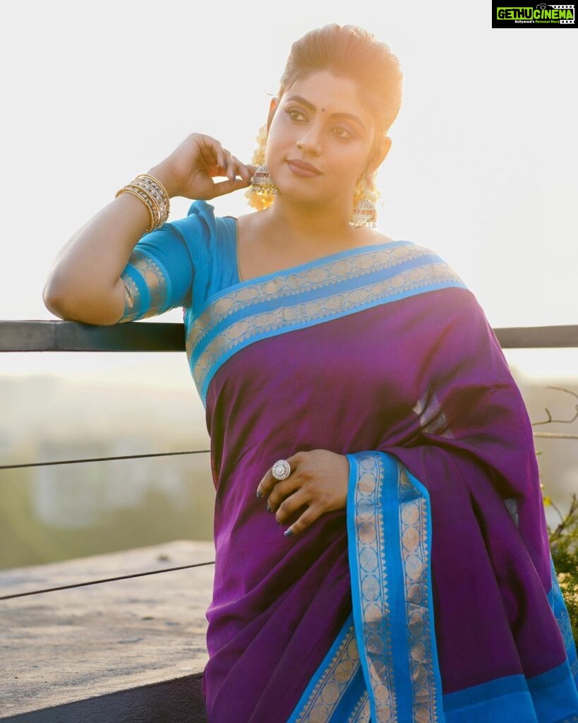 Actress Iniya HD Instagram Photos and Wallpapers April 2023 | Gethu Cinema