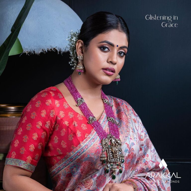 Actress Iniya HD Photos and Wallpapers April 2023 - Gethu Cinema
