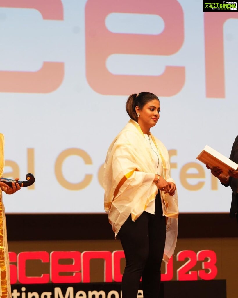 Actress Iniya HD Instagram Photos and Wallpapers June 2023 | Gethu Cinema