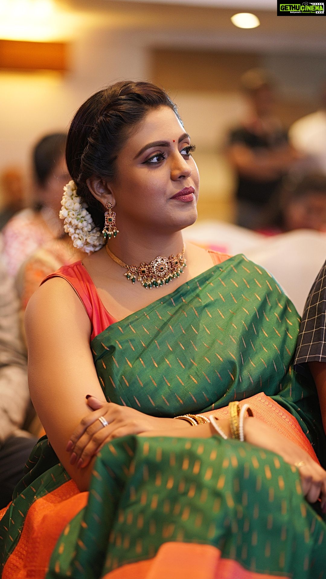 Actress Iniya HD Instagram Photos and Wallpapers June 2023 | Gethu Cinema
