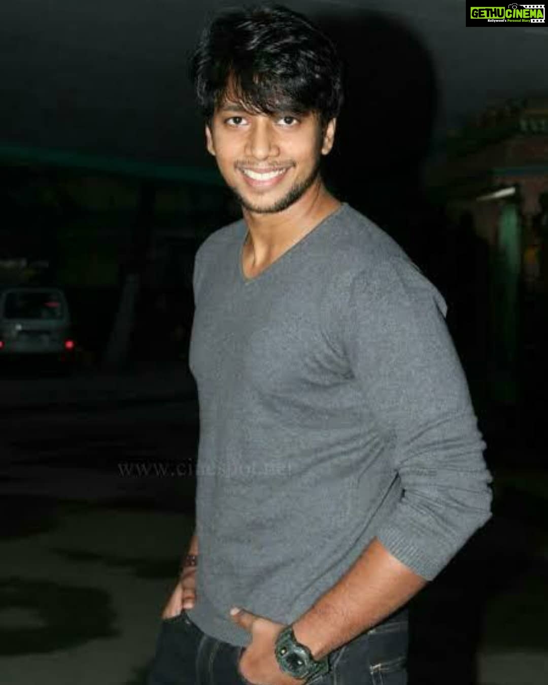 Irfan Instagram – Kkk reunion meet was so much fun and it’s coming on vikatan YouTube, only we 3 ...