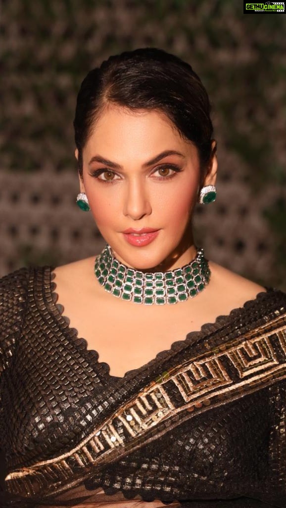 Isha Koppikar In Saree